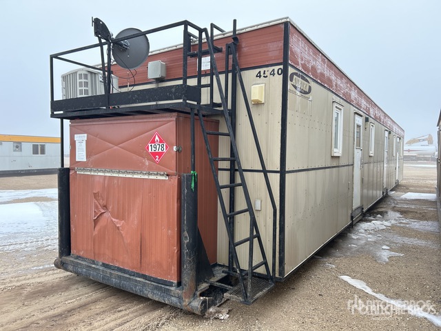 2009 Denille 64 ft x 12 ft 3 Person Skid-Mounted Sleeper Site de puits ...