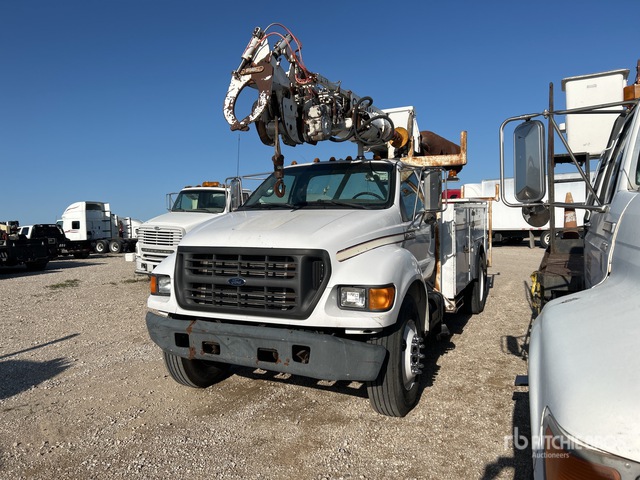 Terex Telelect Commander 4045 on 2001 Ford F-750 XL 4x2 Digger Derrick ...
