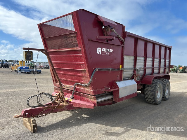 Giltrap RF25 6.4 m Bogie/A Silage Trailer | Ritchie Bros. Auctioneers