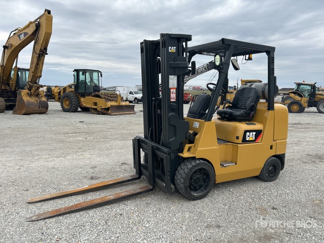 2011 Cat GC35K 6600 lb Pneumatic Tire Forklift | Ritchie Bros. Auctioneers