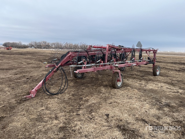 2009 Case IH WRX321 12 Wheel Hay Rake | Ritchie Bros. Auctioneers