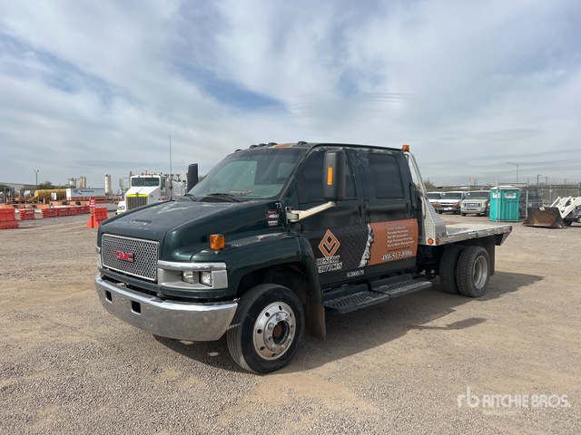 2005 GMC C4500 4x2 Crew Cab Flatbed Truck | Ritchie Bros. Auctioneers
