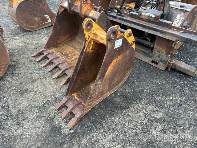 Case 12 in Digging Backhoe Rear Bucket | Ritchie Bros. Auctioneers