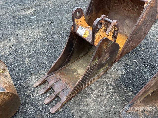 Case 18 in Digging Backhoe Rear Bucket | Ritchie Bros. Auctioneers