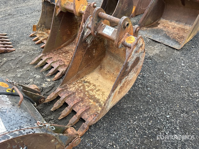 Case 24 in Digging Backhoe Rear Bucket | Ritchie Bros. Auctioneers