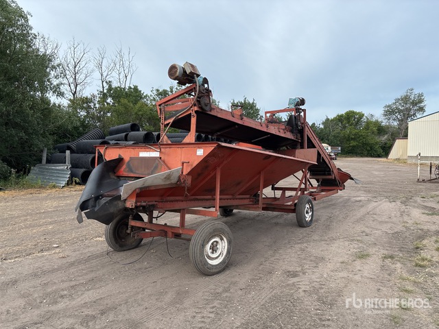 Spudnik 1800 Potato Even Flow Hopper | Ritchie Bros. Auctioneers