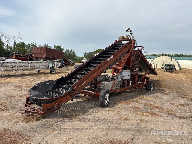 Spudnik Electric Potato Bin Piler | Ritchie Bros. Auctioneers