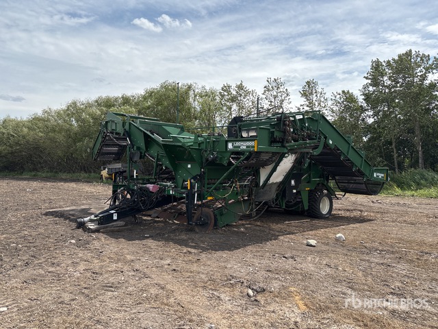 2006 Lockwood 474H Pull Type 4 Row Potato Harvester | Ritchie Bros ...