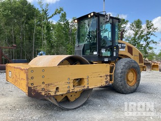 2012 Cat CS78B Smooth Drum Compactor in Lutz, Florida, United States ...