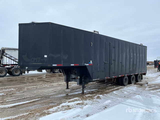 2019 Oasis 28 ft Tri/A Enclosed Trailer | Ritchie Bros. Auctioneers