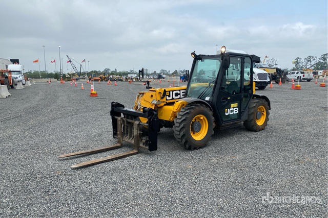 2015 JCB 525-60 Telehandler | Ritchie Bros. Auctioneers