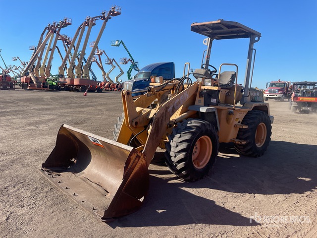 2005 TCM E820-2 Wheel Loader | Ritchie Bros. Auctioneers
