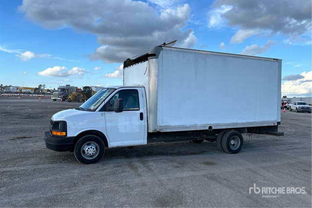 2016 Chevrolet G3500 4x2 Van Truck