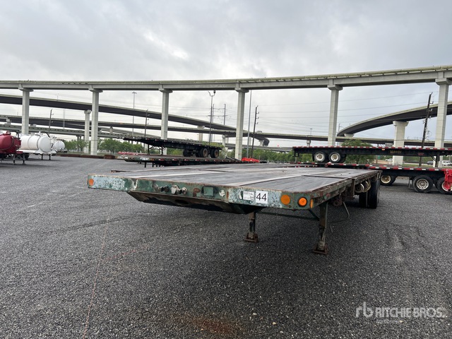1998 Lufkin FLIIST 48 ft T/A Flatbed Trailer | Ritchie Bros. Auctioneers