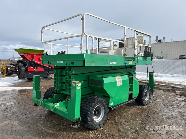 2015 JLG 4394 RT Diesel Scissor Lift | Ritchie Bros. Auctioneers