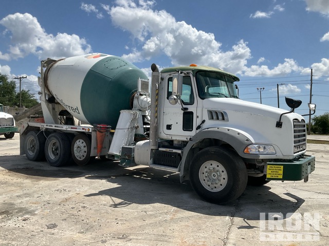 2015 Mack GU813 8x4 Mixer Truck in Tampa, Florida, United States ...