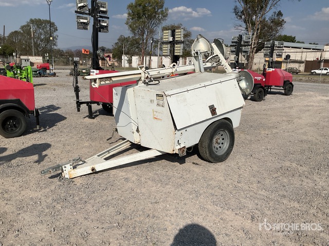 2006 Allmand Bros. Maxi-Lite 895 Torre de Iluminacion (INOPERABLE ...