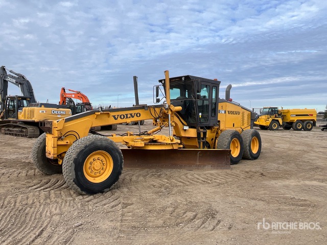 2004 Volvo G746B AWD Motor Grader | Ritchie Bros. Auctioneers