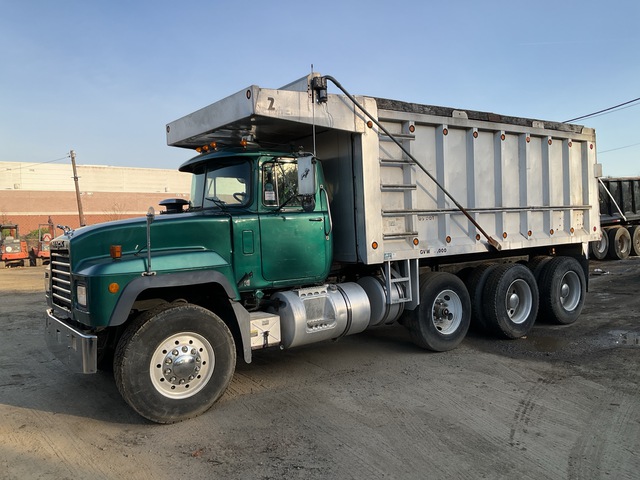2024 Mack Rd Dump Truck