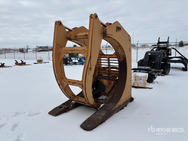 WBM 46 in Grapple - Fits Case 621 | Ritchie Bros. Auctioneers