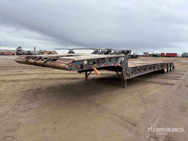 2013 Doepker 56 ft Tri/A Folding Neck Trailer | Ritchie Bros. Auctioneers