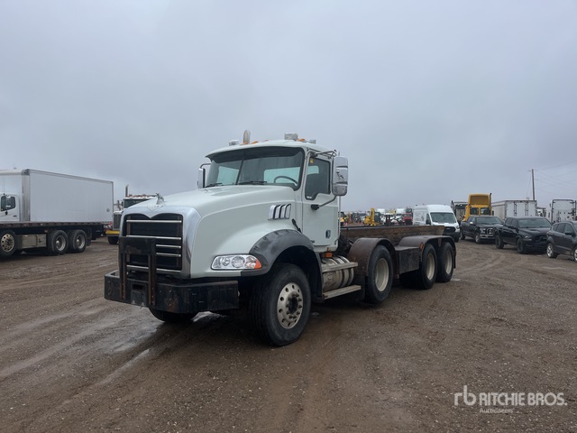 2006 Mack CT700 8x4 Roll-Off Truck | Ritchie Bros. Auctioneers