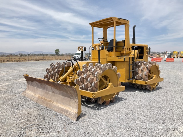 1974 Cat 815 Compactador de Pisones / Soil Compactor | Ritchie Bros ...