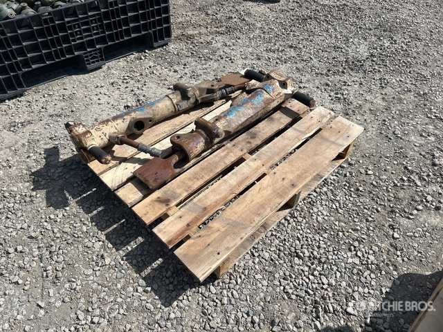 Quantity of (2) Ingersoll Rand MX90 Demolition Breaker | Ritchie Bros ...