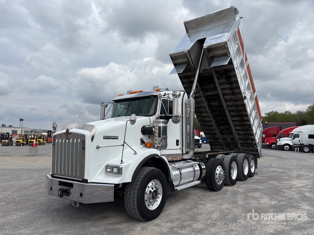 2016 Kenworth T800 10x4 Quad/A Dump Truck | Ritchie Bros. Auctioneers