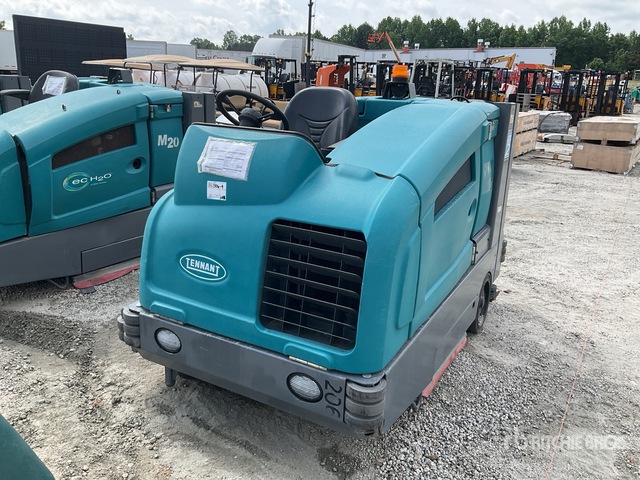 2007 Tennant M20 Ride-On Floor Scrubber | Ritchie Bros. Auctioneers