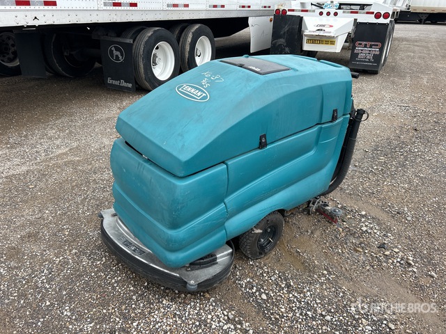 2010 Tennant 5700 Walk-Behind Electric Floor Scrubber | Ritchie Bros ...