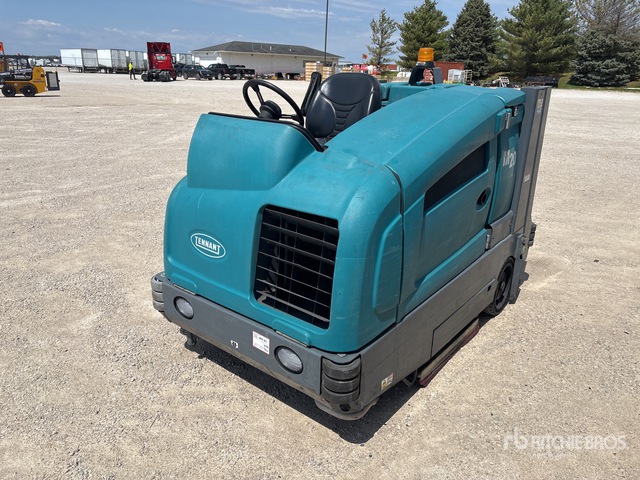2008 Tennant M20 Ride-On Floor Scrubber | Ritchie Bros. Auctioneers