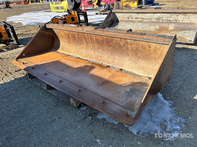 John Deere C84 84 in Skid Steer Bucket | Ritchie Bros. Auctioneers