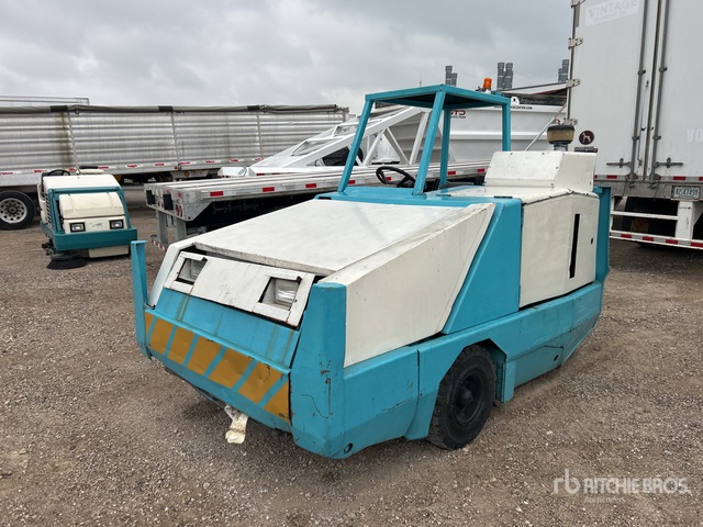 2004 Tennant 800 Ride-On Floor Sweeper | Ritchie Bros. Auctioneers