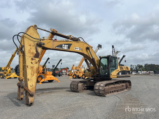 2004 Cat 330C L Tracked Excavator | Ritchie Bros. Auctioneers