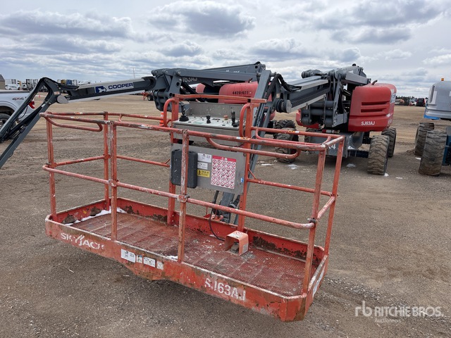 2015 Skyjack SJ63AJ 4WD Dual Fuel Articulating Boom Lift | Ritchie Bros ...