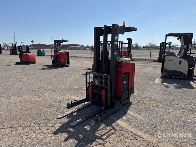 1998 Raymond EASI R30TT 3000 lb Reach Truck | Ritchie Bros. Auctioneers