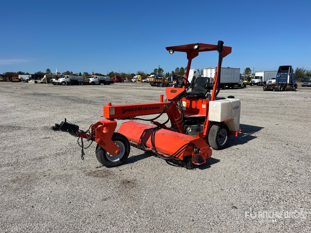 2013 Lay-Mor SM300 Self-Propelled Broom | Ritchie Bros. Auctioneers