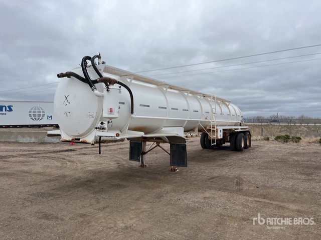 2013 CT Fabrication T/A Vacuum Tanker Trailer | Ritchie Bros. Auctioneers