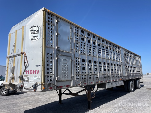 2012 Merritt 52 ft T/A Spread Axle Livestock Trailer | Ritchie Bros ...