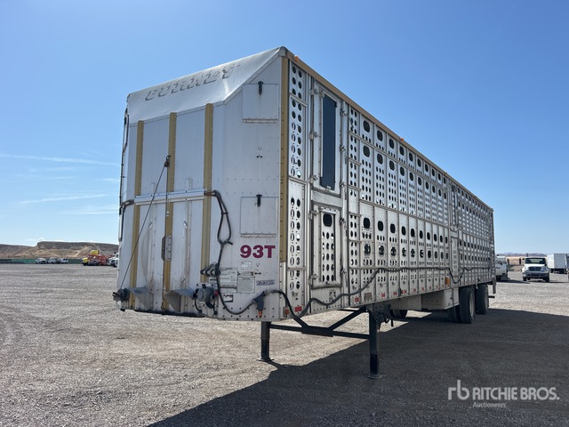 2010 Merritt 52 ft T/A Spread Axle Livestock Trailer | Ritchie Bros ...