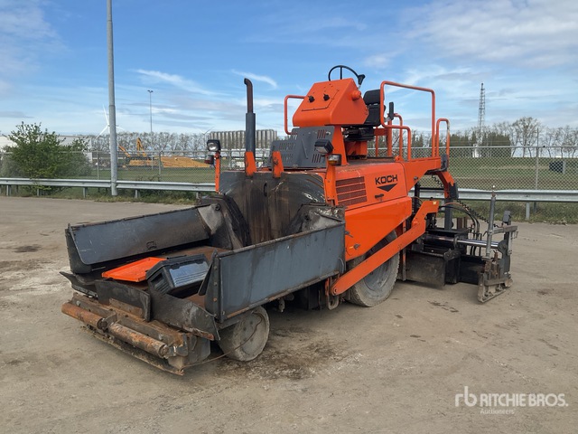 2005 Hanta F1430WE Wheel Asphalt Paver | Ritchie Bros. Auctioneers