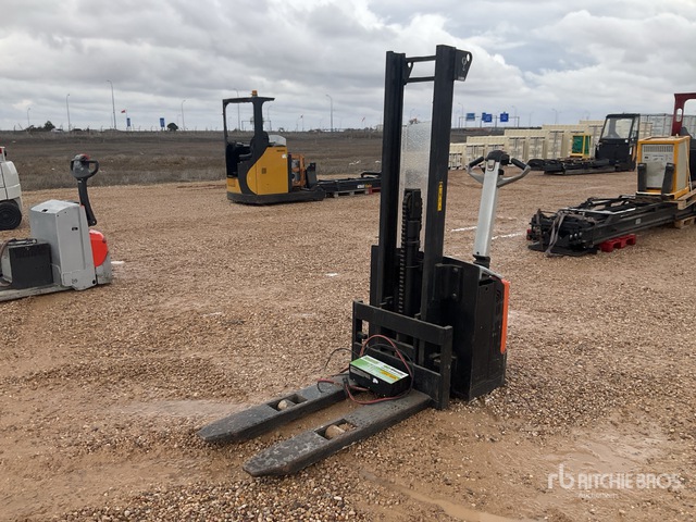 2009 Rocla SW12AC Electric Stacker | Ritchie Bros. Auctioneers