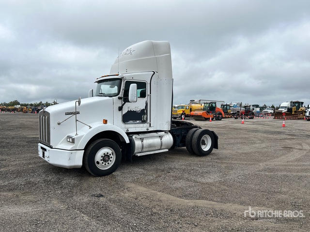2009 Kenworth T800 4x2 S/A Day Cab Truck Tractor | Ritchie Bros ...