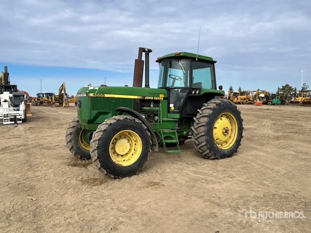 1989 John Deere 4555 4WD Tractor | Ritchie Bros. Auctioneers