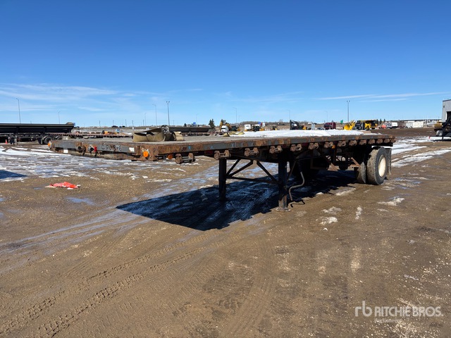 2001 Load King 28 ft S/A Flatbed Trailer | Ritchie Bros. Auctioneers