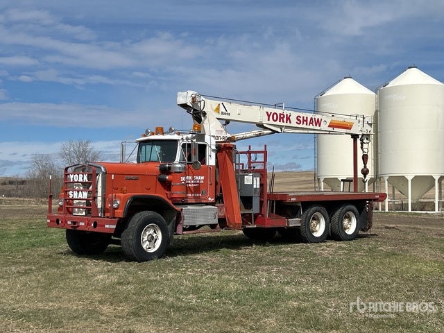 Simon-Ro TC-2851 28800 lb Straight Boom on 1981 Kenworth LW900 6x4 ...