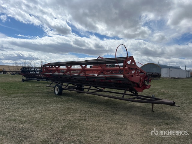 Massey Ferguson 9024 24 ft Rigid Combine Header | Ritchie Bros. Auctioneers