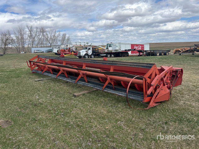 Massey Ferguson 9024 24 ft Rigid Combine Header | Ritchie Bros. Auctioneers