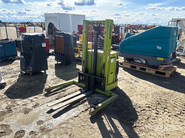 Clark CSM15 Electric Stacker | Ritchie Bros. Auctioneers